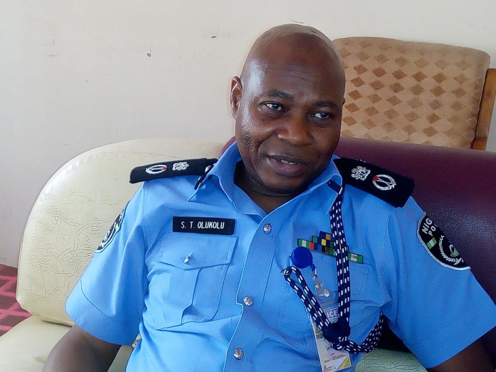 Oyo Police Urge Angry Mobs to Shield Swords - Time Nigeria Magazine